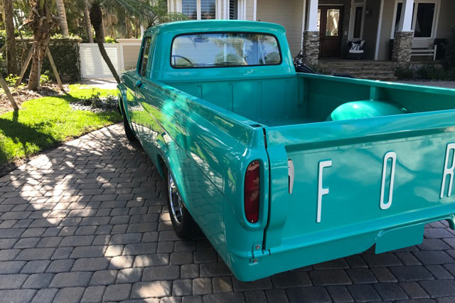 1962 FORD F-100 CUSTOM PICKUP - Rear 3/4 - 218095