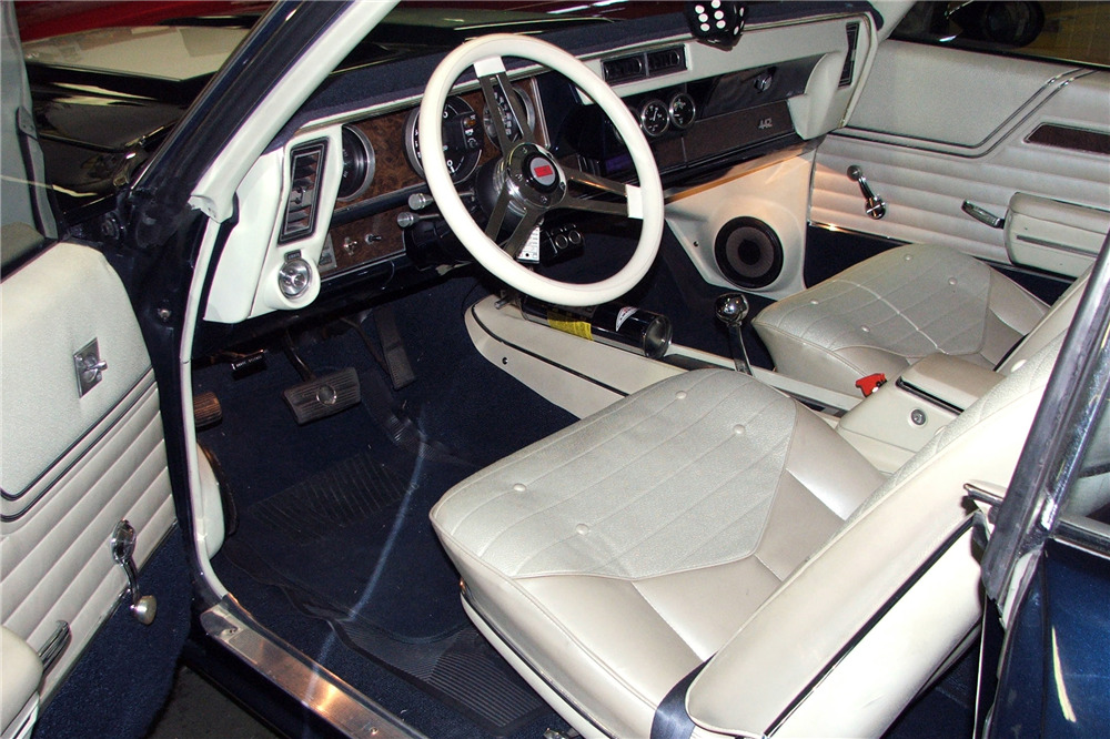 1970 OLDSMOBILE 442 CUSTOM COUPE - Interior - 218250