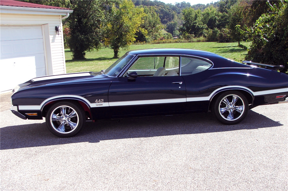 1970 OLDSMOBILE 442 CUSTOM COUPE - 218250