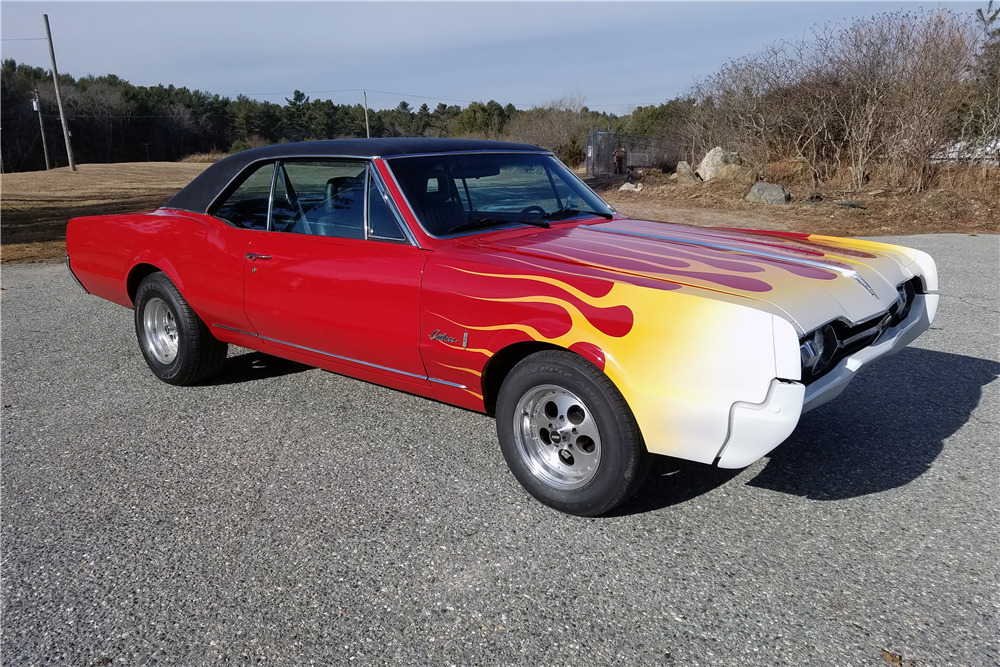 1967 OLDSMOBILE CUTLASS CUSTOM HARDTOP - Front 3/4 - 218393