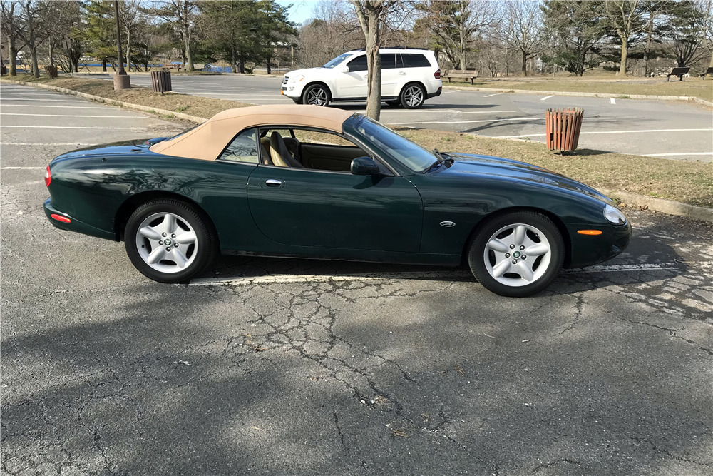 1997 JAGUAR XK8 CONVERTIBLE - Side Profile - 218445