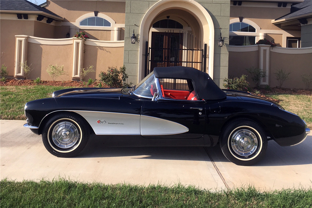 1957 CHEVROLET CORVETTE CONVERTIBLE - Side Profile - 218495
