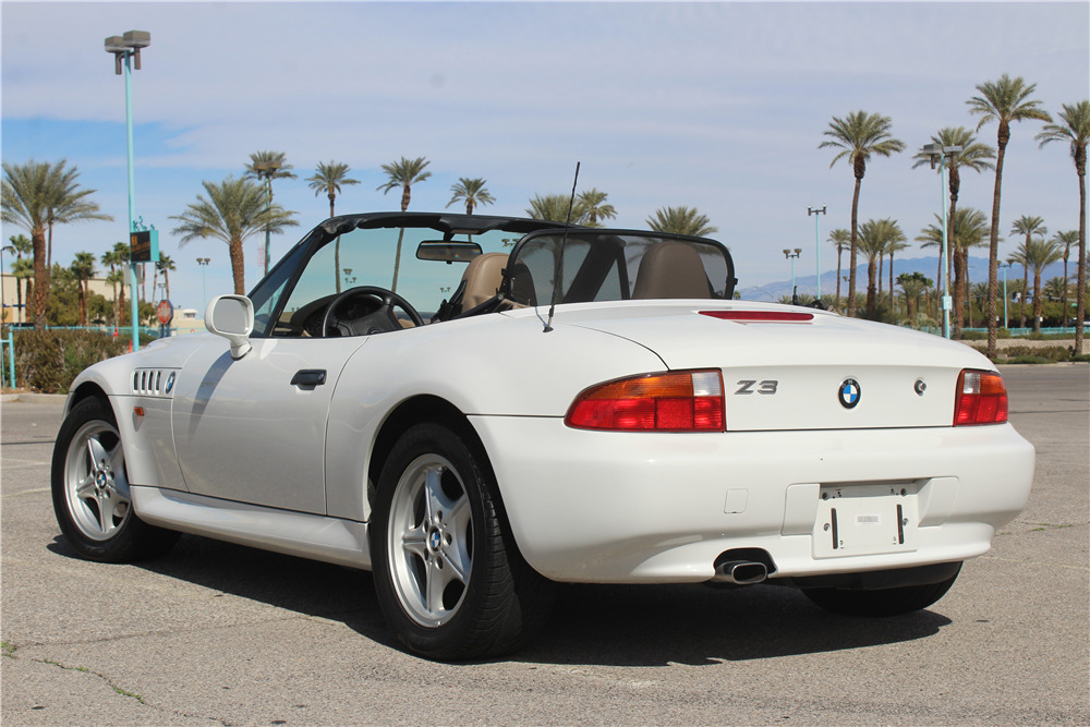 1997 BMW Z3 CONVERTIBLE - Rear 3/4 - 218953