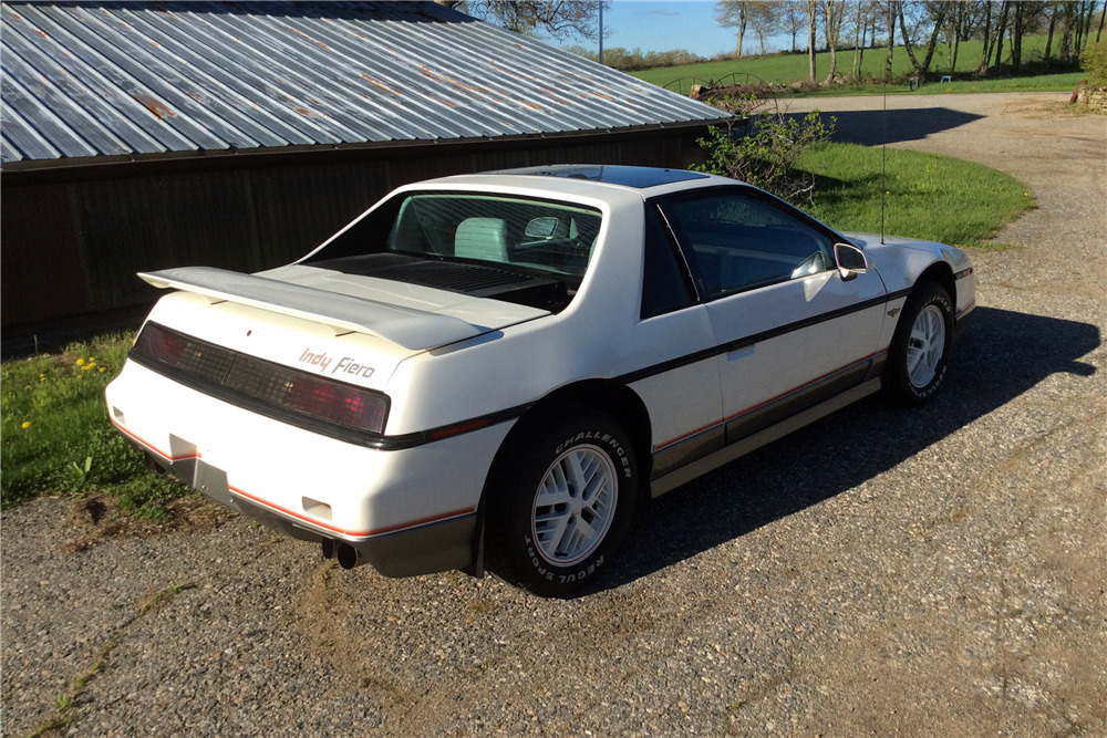 1984 PONTIAC FIERO - Rear 3/4 - 219998