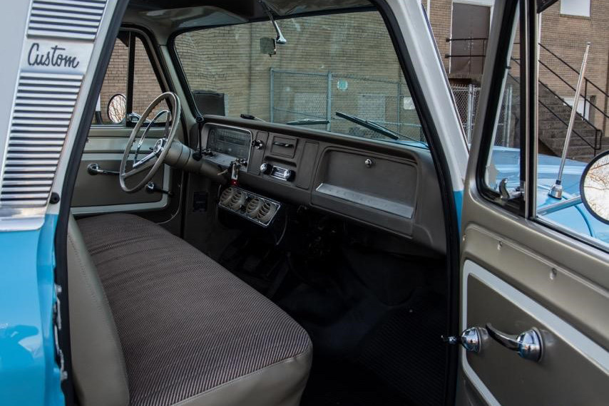 1966 CHEVROLET C10 PICKUP - Interior - 220046