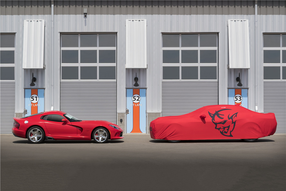 2017 DODGE VIPER - Side Profile - 220056