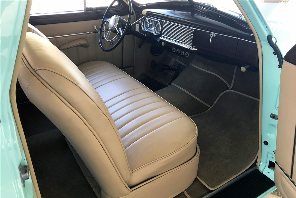 1950 PACKARD STANDARD 8 CLUB SEDAN - Interior - 220486
