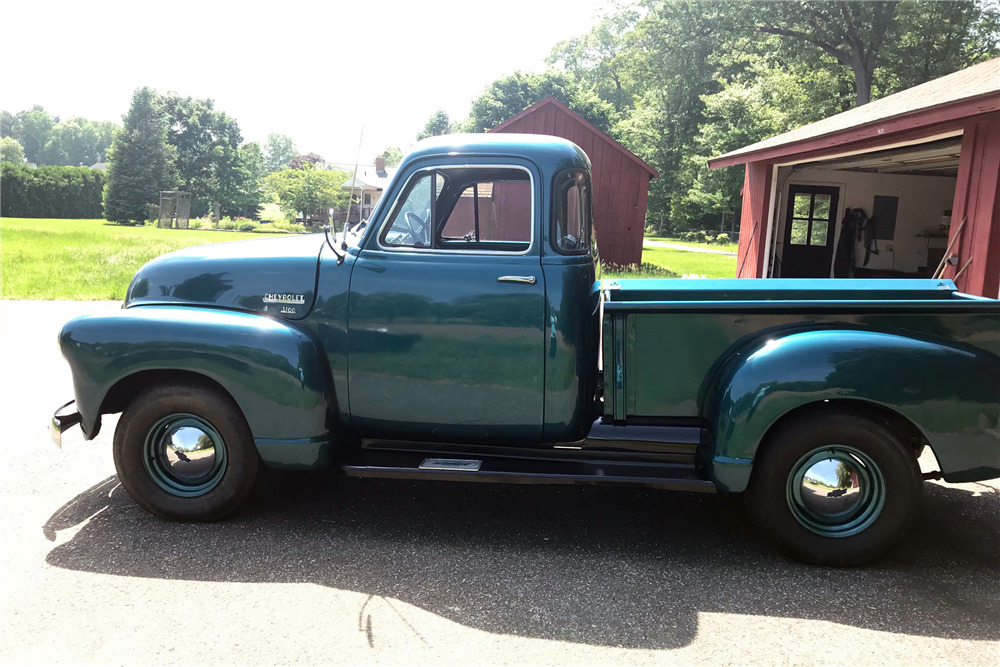 1952 CHEVROLET 3100 5-WINDOW PICKUP - Side Profile - 220542