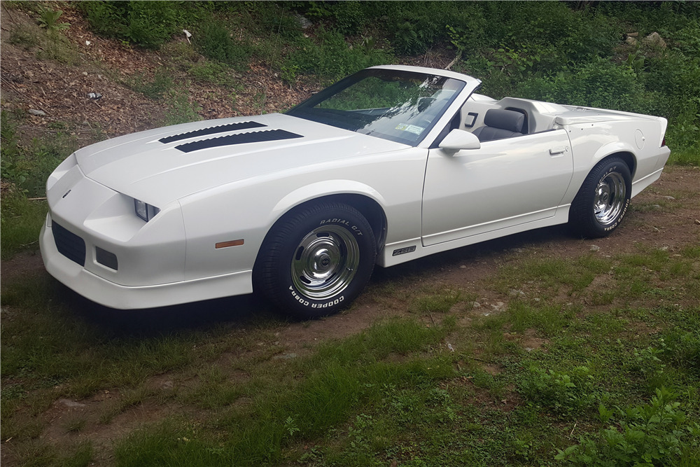 1985 CHEVROLET CAMARO Z/28 CONVERTIBLE - Front 3/4 - 220797