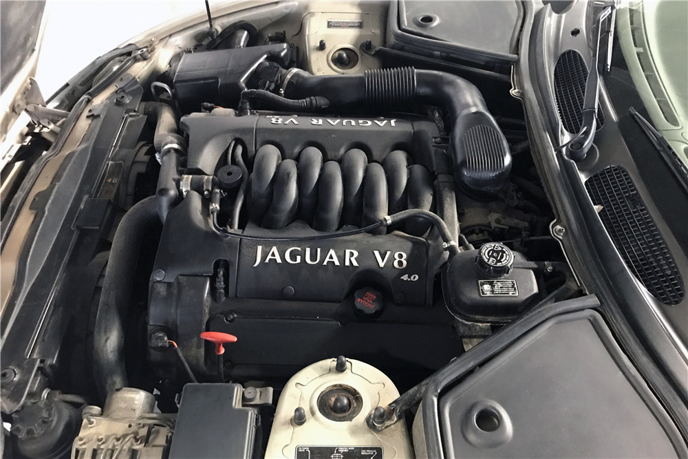 2002 JAGUAR XK8 CONVERTIBLE - Engine - 221366