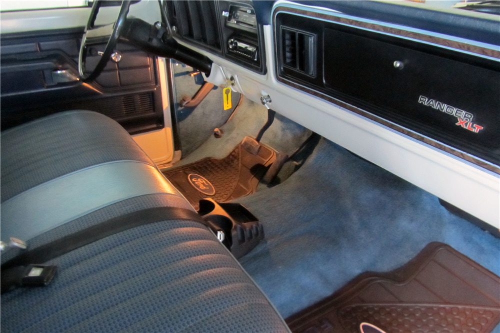 1977 FORD RANGER XLT F-100 PICKUP - Interior - 222002