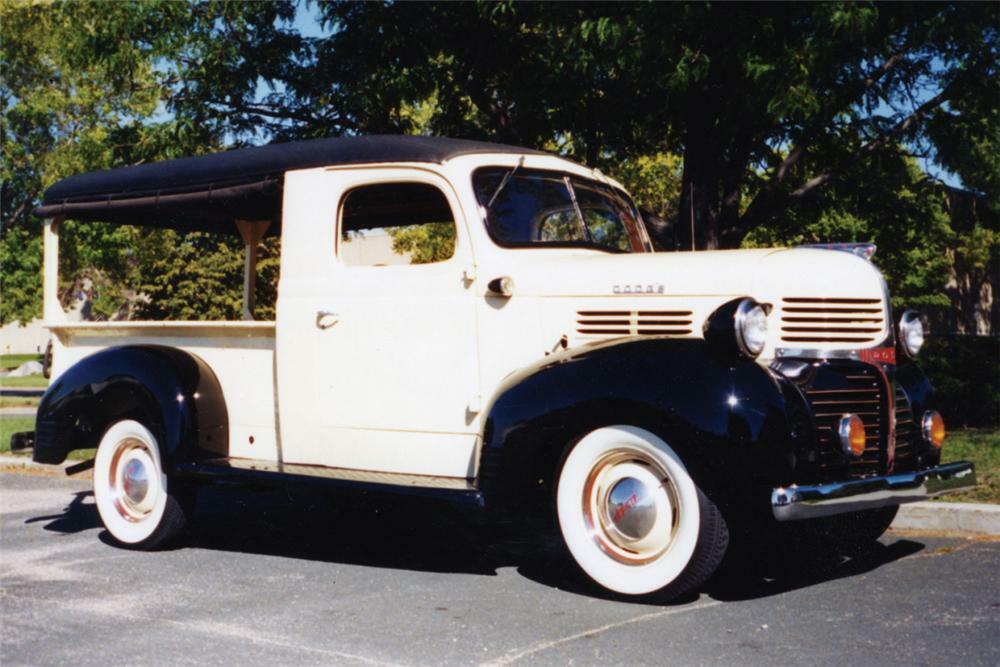 1947 DODGE CANOPY EXPRESS TRUCK - Front 3/4 - 22217