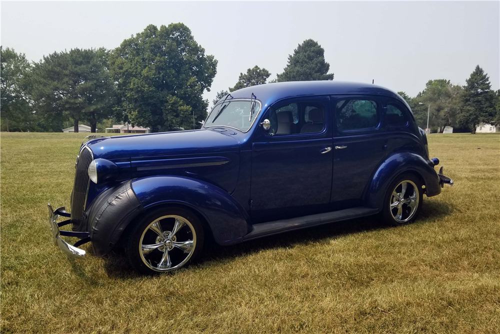 1937 PLYMOUTH CUSTOM SEDAN