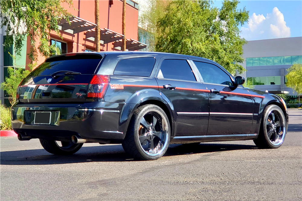 2006 DODGE MAGNUM R/T - Rear 3/4 - 222626