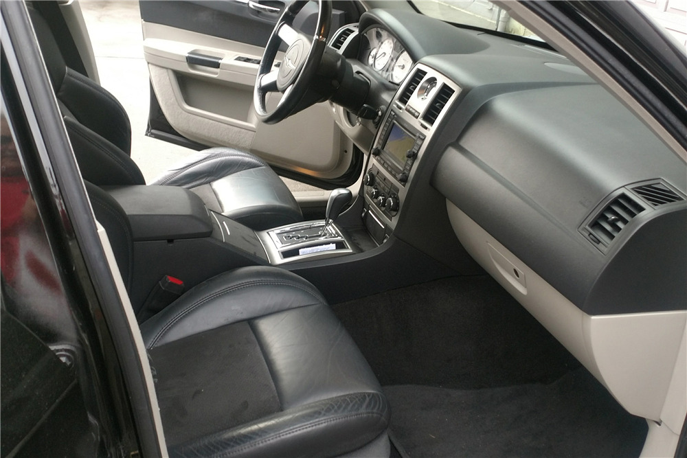2005 CHRYSLER 300C SRT8 - Interior - 224285