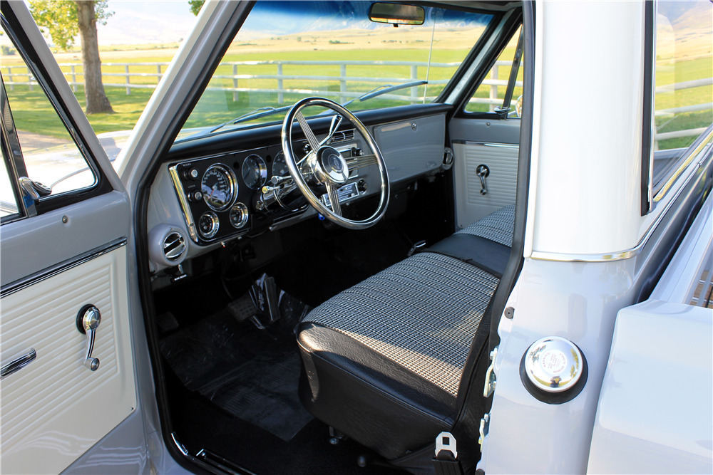 1968 CHEVROLET C10 CUSTOM PICKUP - Interior - 224601