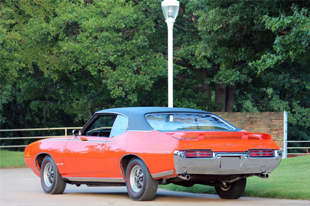 1969 PONTIAC GTO JUDGE RAM AIR III - Rear 3/4 - 224702