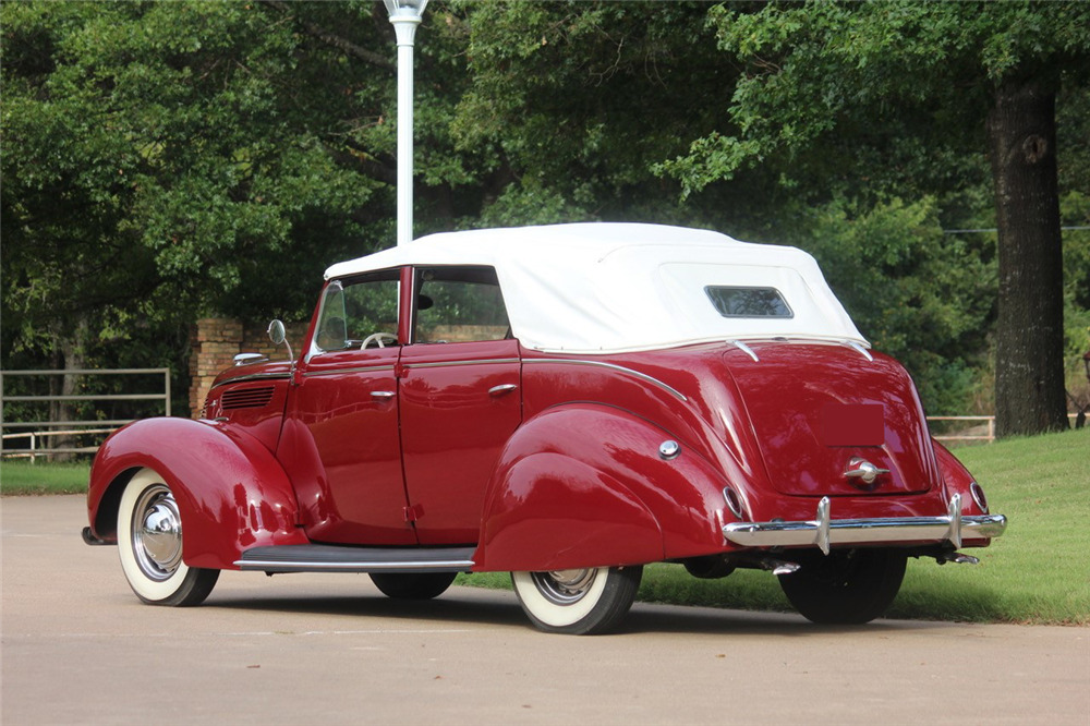 1938 FORD DELUXE CUSTOM CONVERTIBLE SEDAN - Rear 3/4 - 224705
