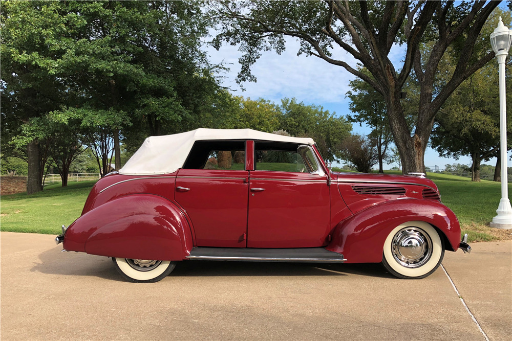 1938 FORD DELUXE CUSTOM CONVERTIBLE SEDAN - Side Profile - 224705