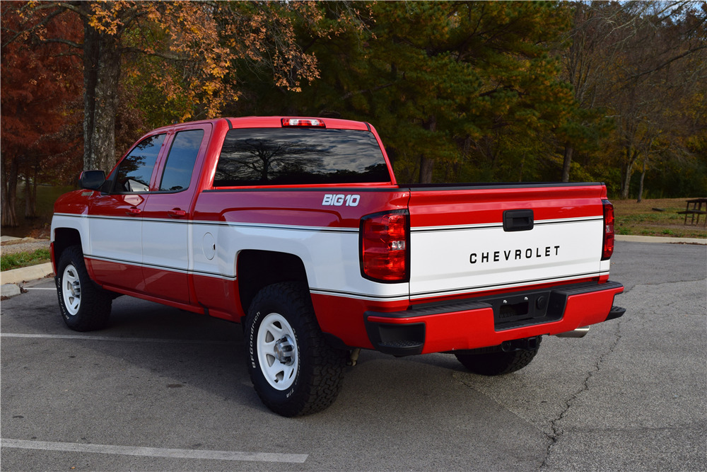 2017 CHEVROLET SILVERADO 1500 CUSTOM PICKUP - Rear 3/4 - 225077