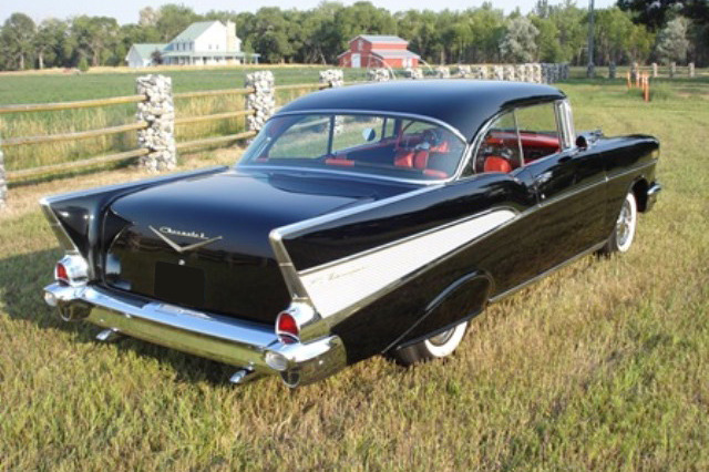 1957 CHEVROLET BEL AIR - Rear 3/4 - 225092