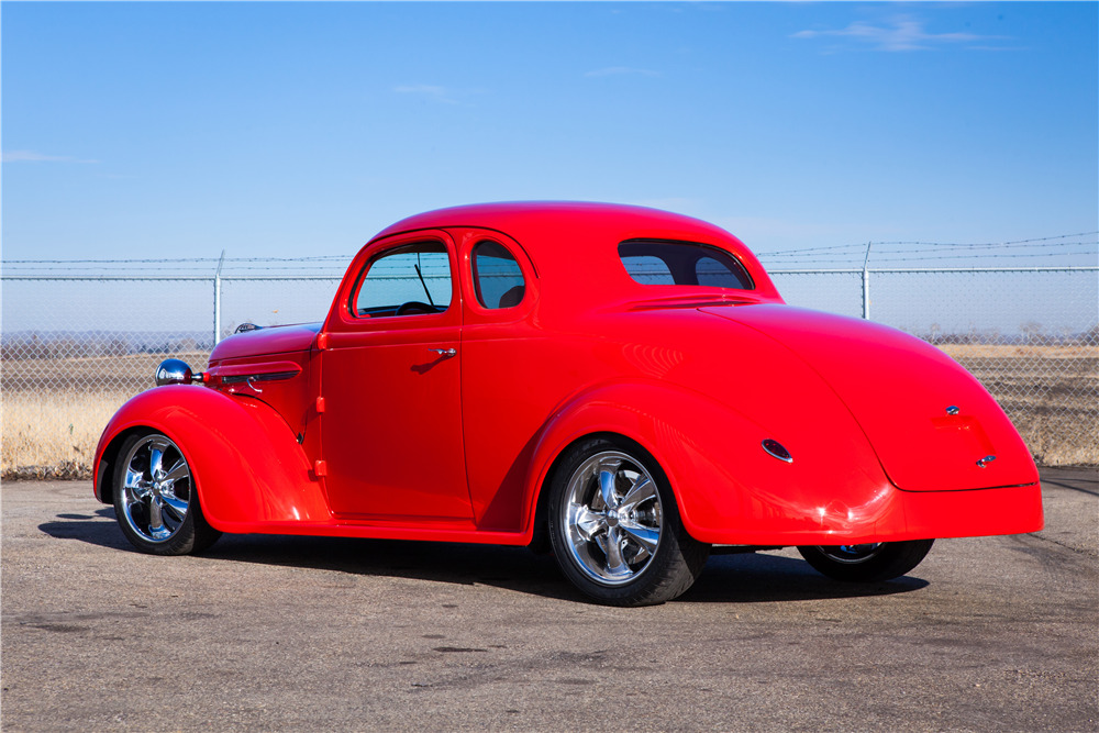 1937 PLYMOUTH CUSTOM COUPE - Rear 3/4 - 225133