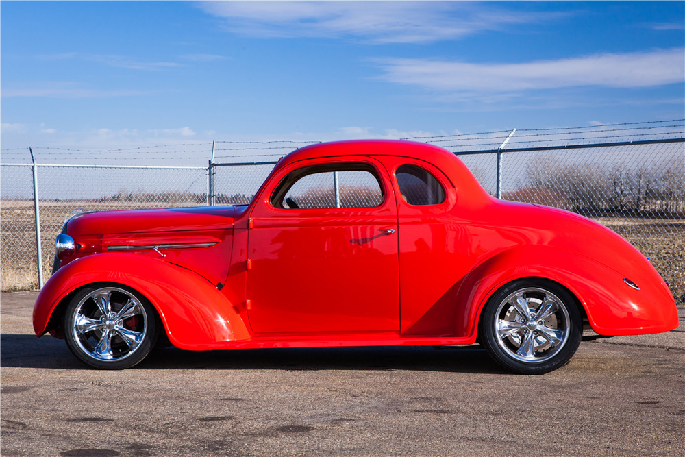 1937 PLYMOUTH CUSTOM COUPE - Side Profile - 225133