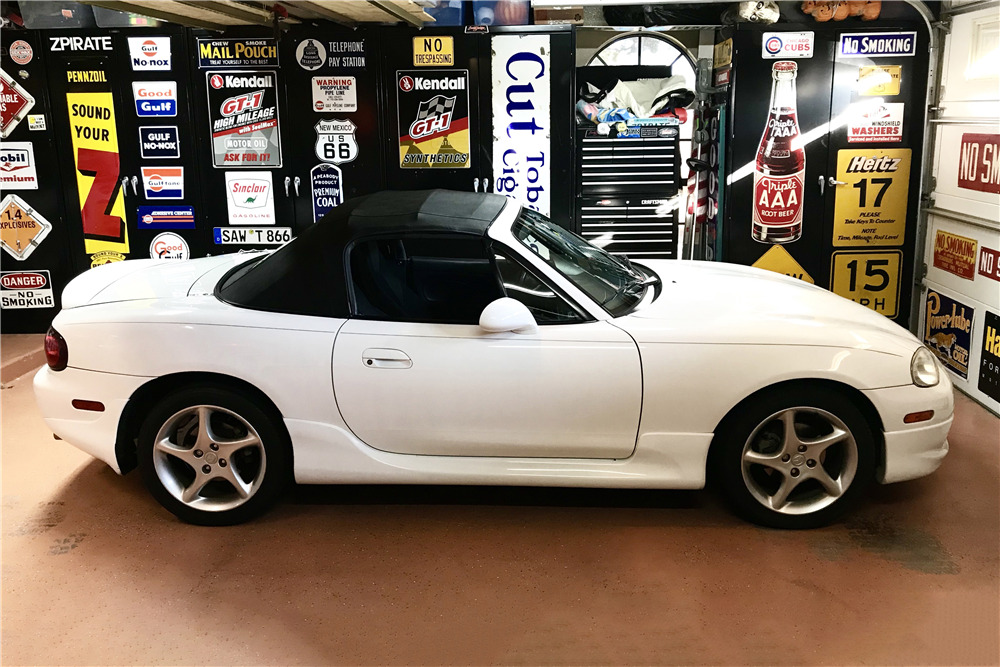 2002 MAZDA MIATA MX5 CONVERTIBLE - Side Profile - 225607