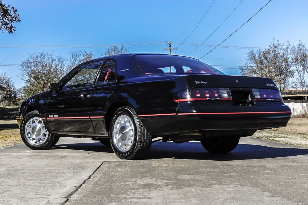 1988 FORD THUNDERBIRD - Rear 3/4 - 225920
