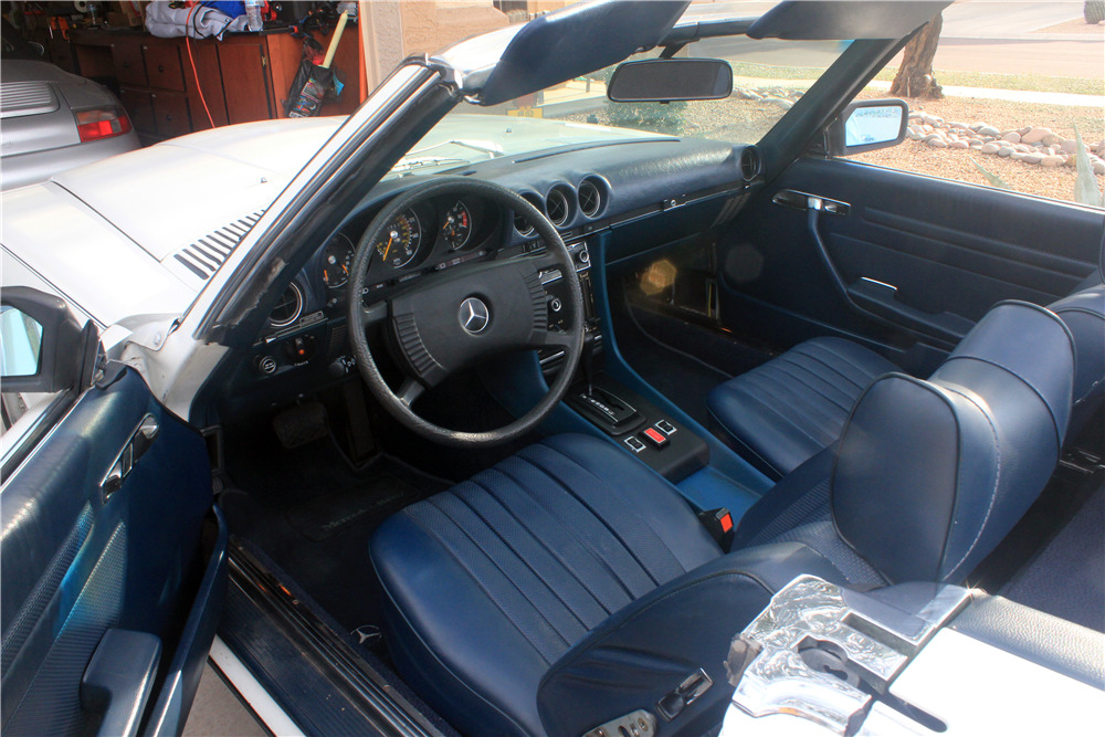 1977 MERCEDES-BENZ 450SL ROADSTER - Interior - 226210