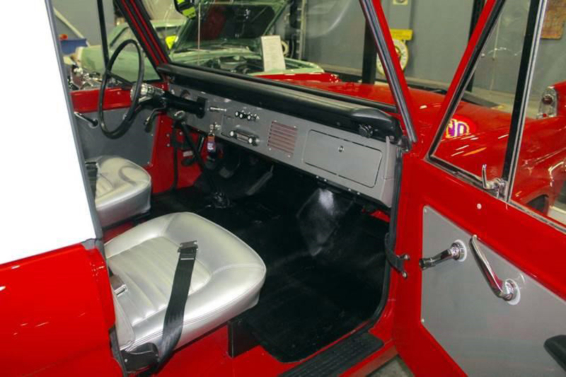 1966 FORD BRONCO - Interior - 226245