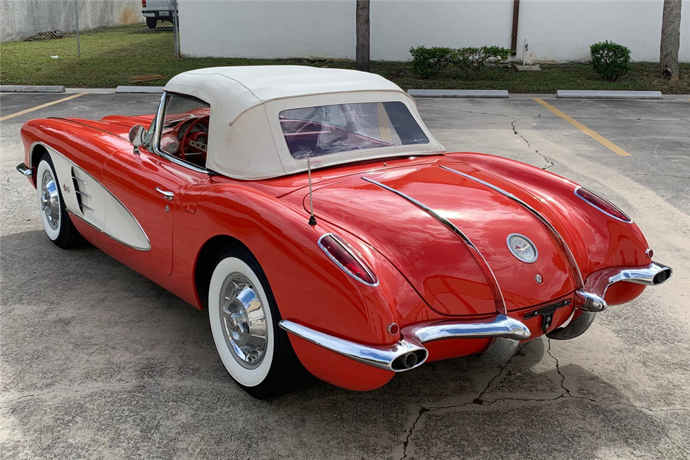 1958 CHEVROLET CORVETTE CONVERTIBLE - Rear 3/4 - 226596