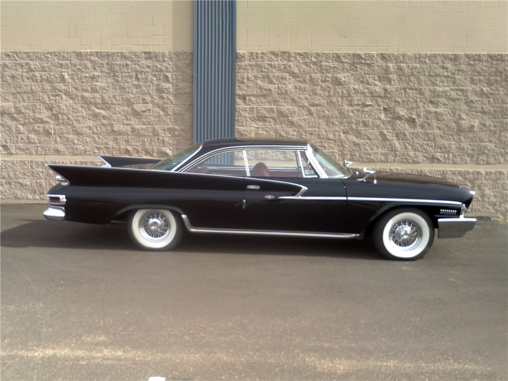 1961 CHRYSLER NEWPORT - Side Profile - 227272