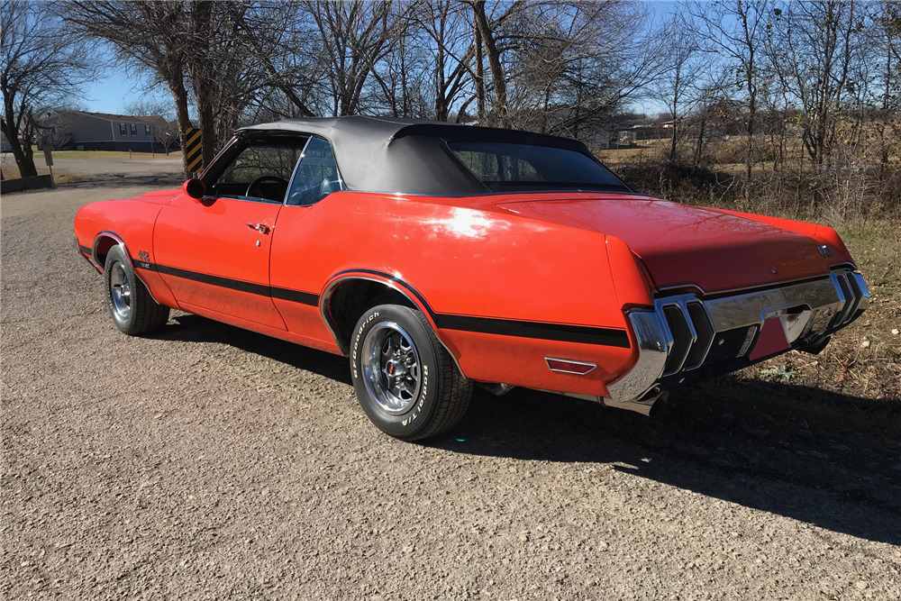1970 OLDSMOBILE CUTLASS 442 CONVERTIBLE - Rear 3/4 - 227767