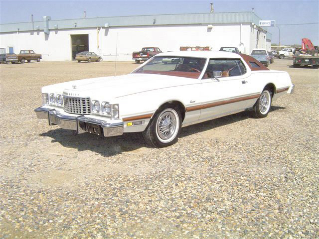 1975 FORD THUNDERBIRD 2 DOOR HARDTOP - Front 3/4 - 22881