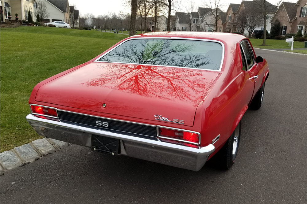 1970 CHEVROLET NOVA CUSTOM COUPE - Rear 3/4 - 229855