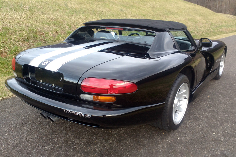 1996 DODGE VIPER RT/10 ROADSTER - Rear 3/4 - 230200