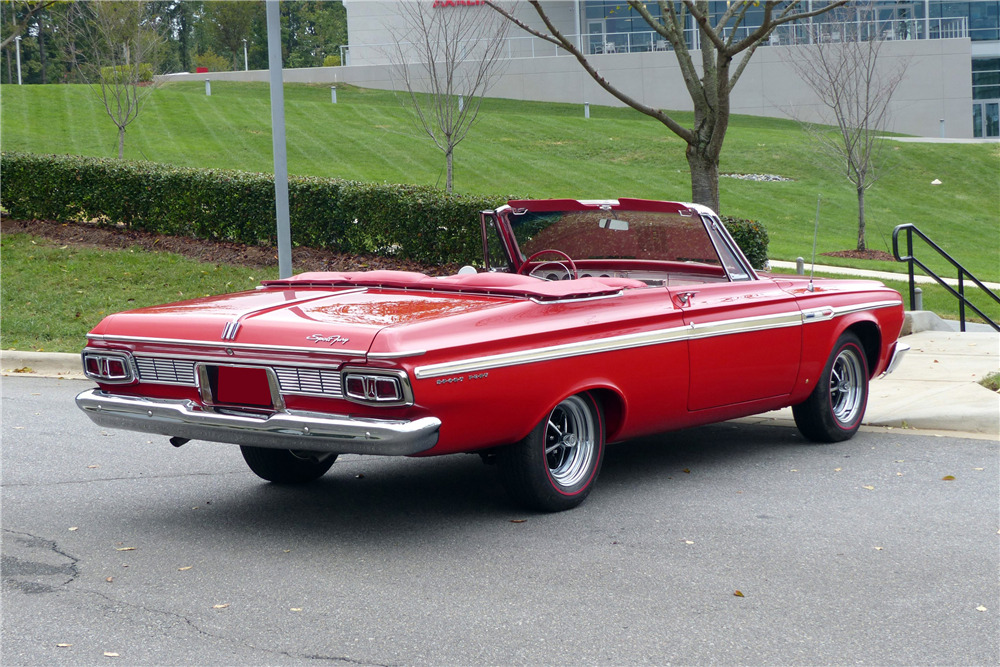1964 PLYMOUTH SPORT FURY CONVERTIBLE - Rear 3/4 - 230311
