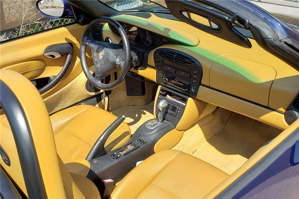 2001 PORSCHE BOXSTER - Interior - 230541