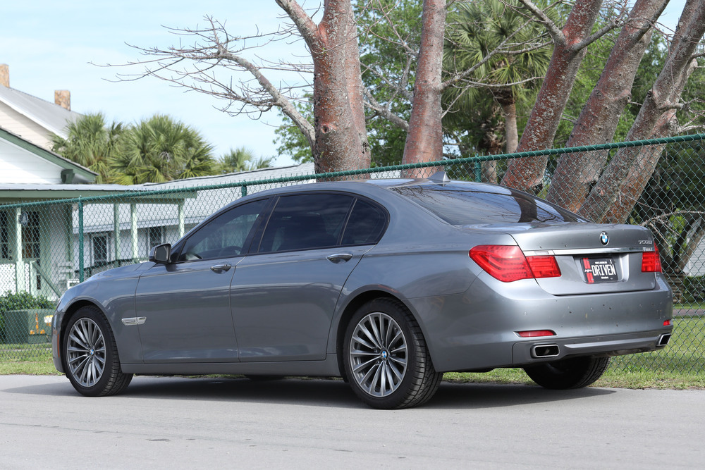 2009 BMW 750Li - Rear 3/4 - 231120