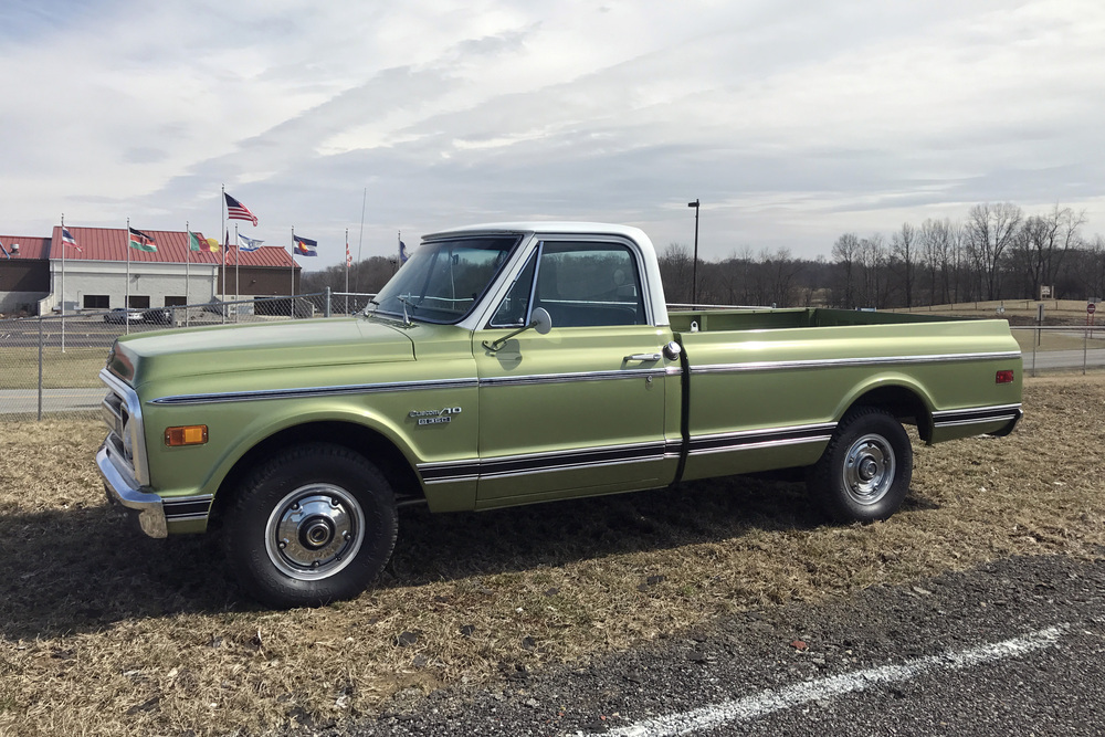 1970 CHEVROLET C10 CUSTOM PICKUP - Side Profile - 231141