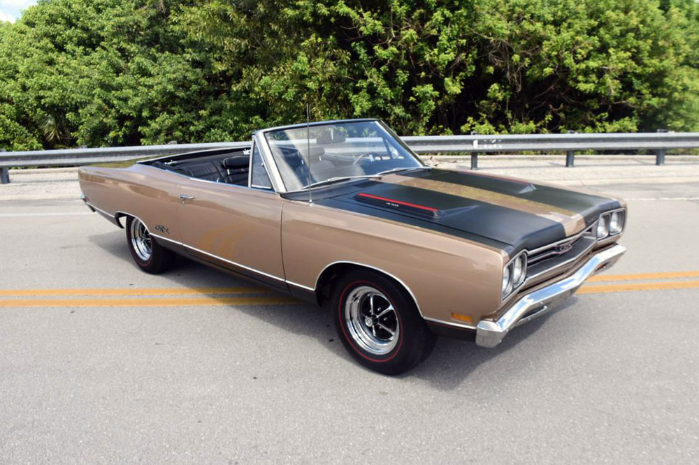 1969 PLYMOUTH GTX CONVERTIBLE - Front 3/4 - 231815