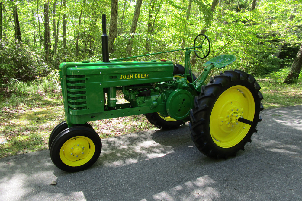 1945 JOHN DEERE H ROW CROP TRACTOR - Side Profile - 231833