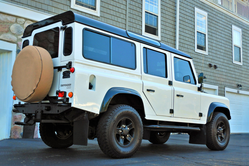 1993 LAND ROVER DEFENDER 110 - Rear 3/4 - 231885
