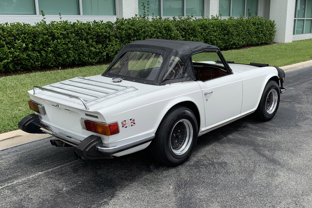 1974 TRIUMPH TR6 CONVERTIBLE - Rear 3/4 - 231919