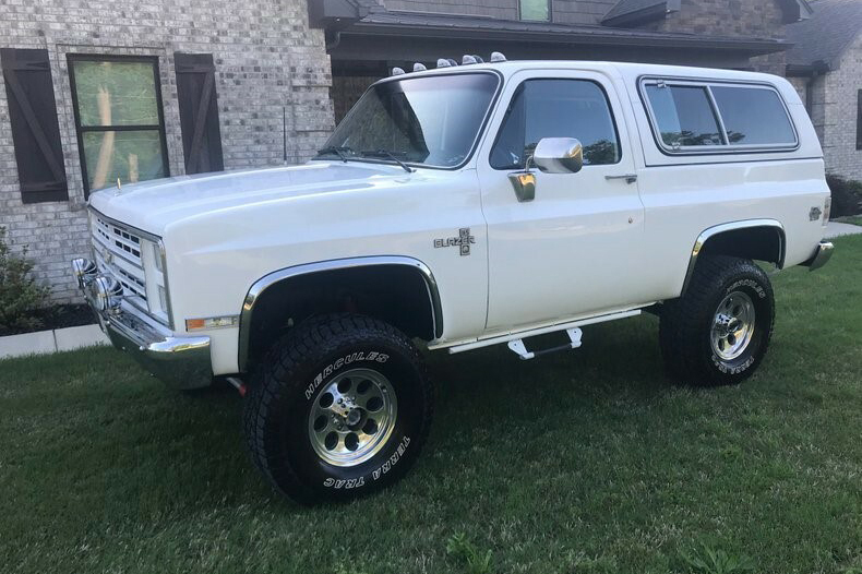1988 CHEVROLET BLAZER CUSTOM SUV - Side Profile - 233064