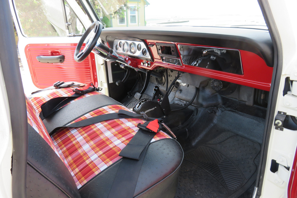 1971 FORD F-250 CUSTOM PICKUP - Interior - 233628
