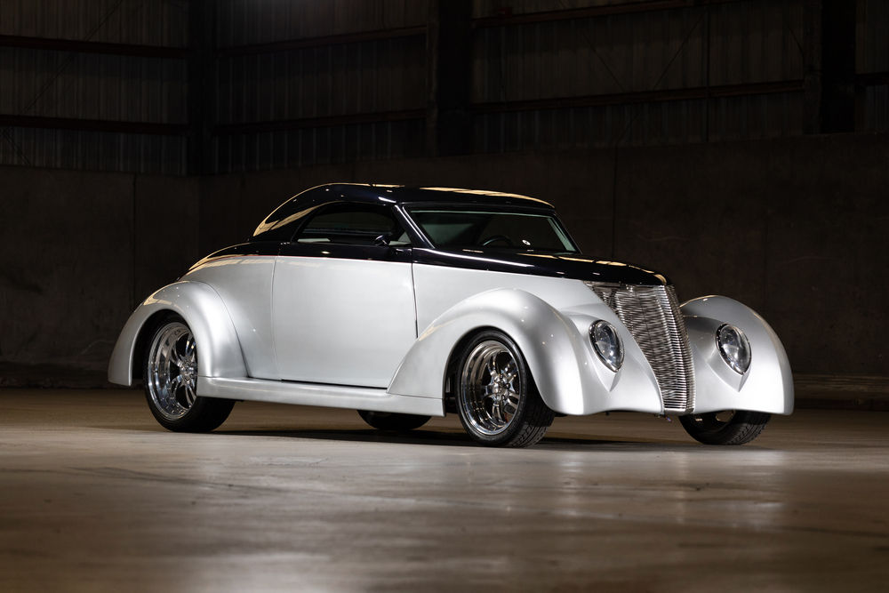 1937 FORD CUSTOM CONVERTIBLE - Front 3/4 - 233872