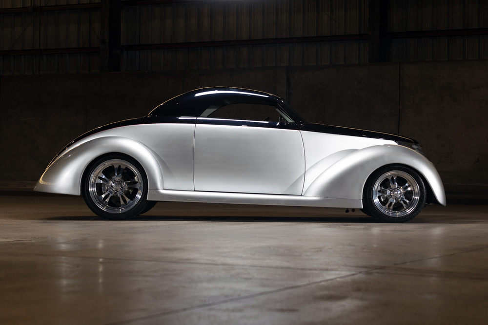 1937 FORD CUSTOM CONVERTIBLE - Side Profile - 233872