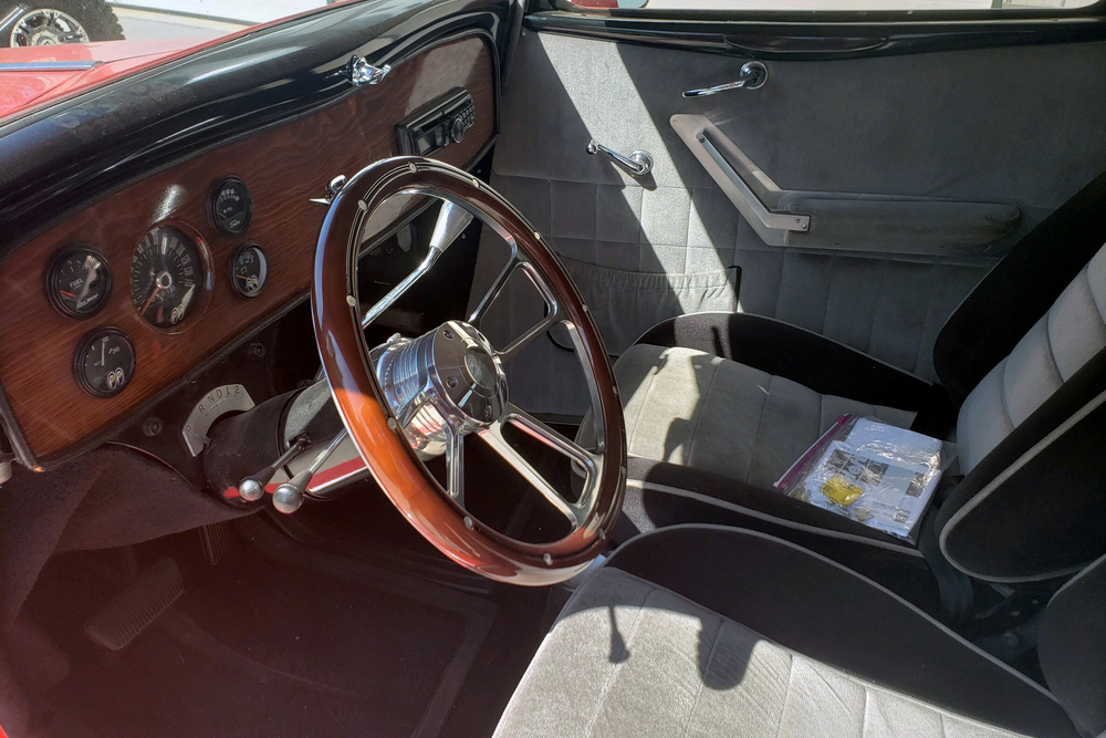 1934 FORD CUSTOM COUPE - Interior - 234267